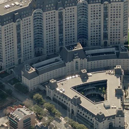 'The Crescent' by Philip Johnson in Dallas, TX - Virtual Globetrotting