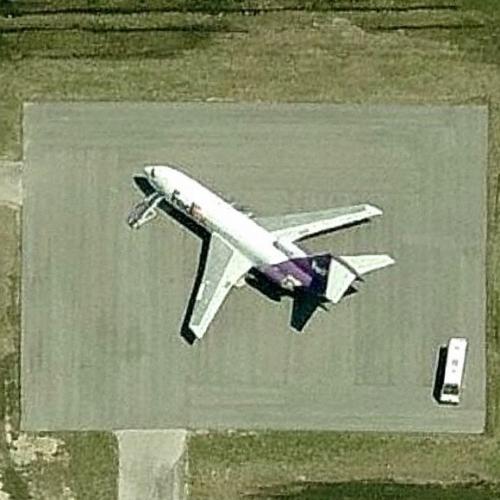 B727-22F in Walbridge, OH (Google Maps)