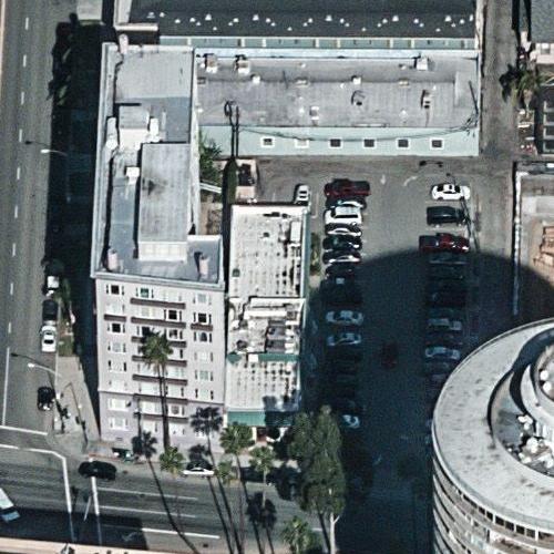 Dexter beats up Barry ("Dexter") in Long Beach, CA - Virtual Globetrotting