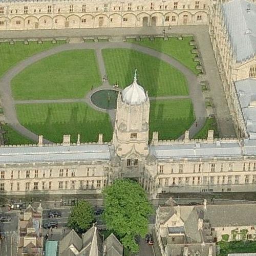 'Tom Tower' by Christopher Wren in Oxford, United Kingdom (Google Maps)