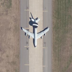 Boeing E-3 taxiing in Tinker AFB, OK - Virtual Globetrotting