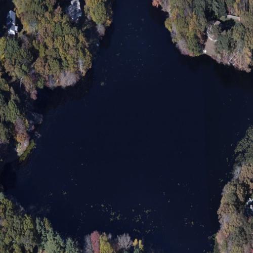 Nichols Pond in Oxford, CT (Google Maps)